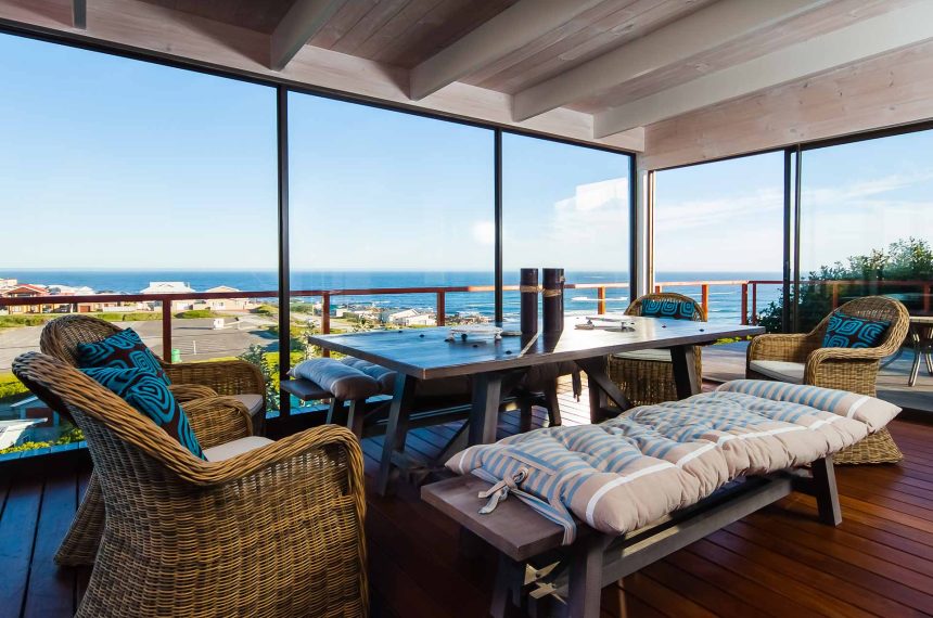 Buffalo Bay Holidays // Holiday Accommodation at the Beach!